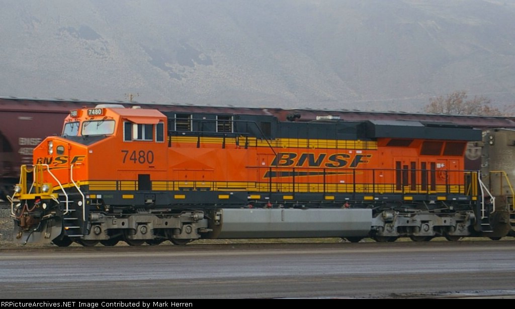 BNSF 7480